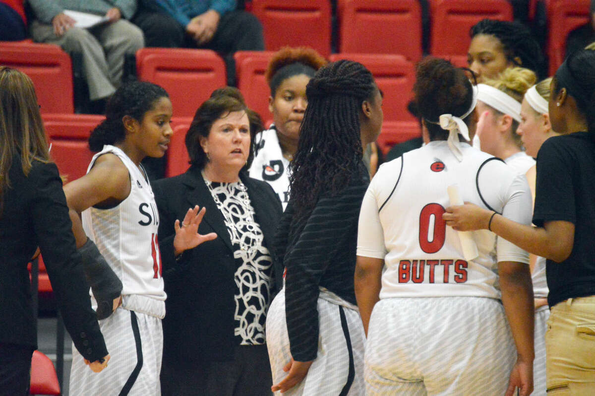 WOMEN'S BASKETBALL: SIUE playing to keep its season alive