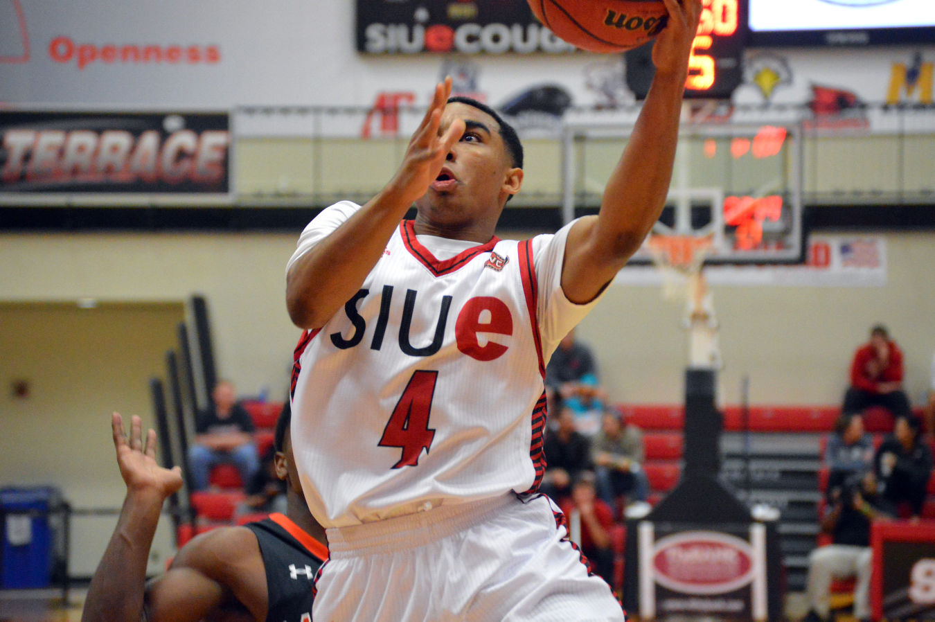 MEN'S BASKETBALL: Carr will transfer from SIUE