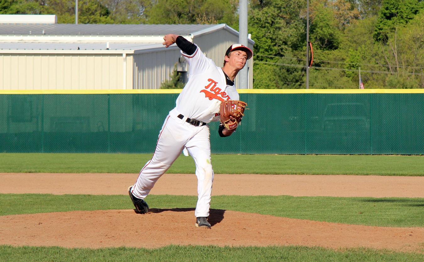 BASEBALL: Edwardsville shuts down Redbirds again