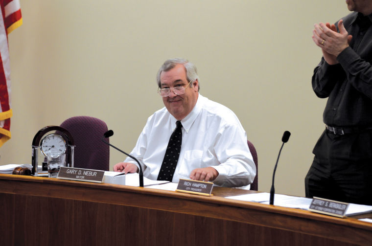 Niebur attends last meeting