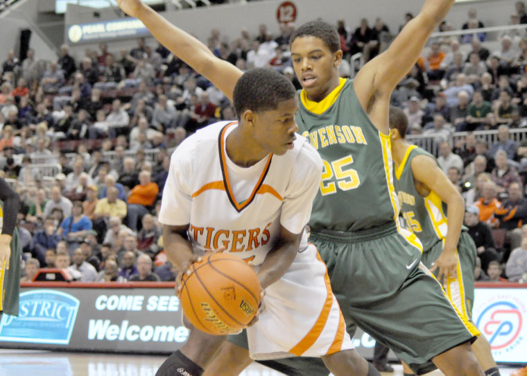 BOYS' BASKETBALL: Fletcher and Roundtree are gaining attention