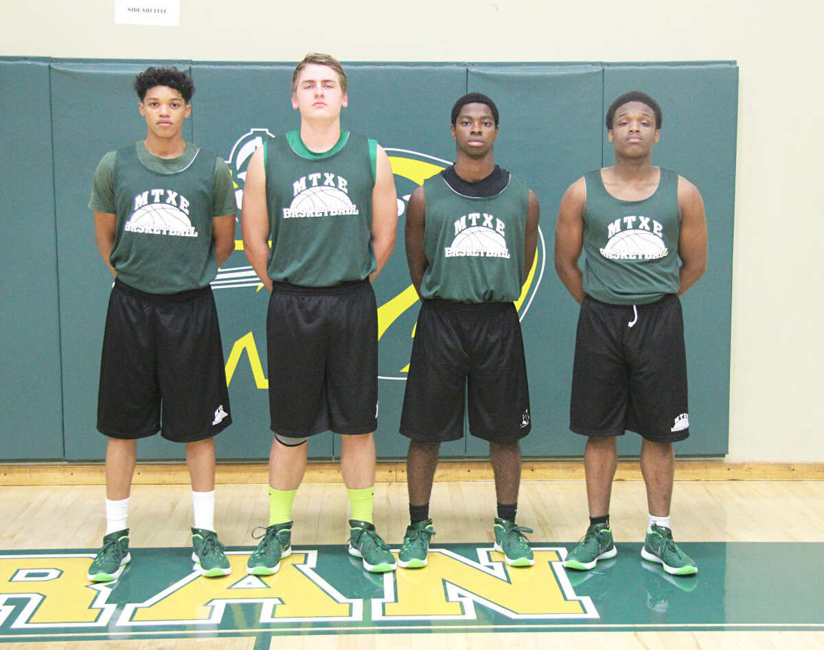 BOYS' BASKETBALL: Knights look to improve on last year’s 20 wins