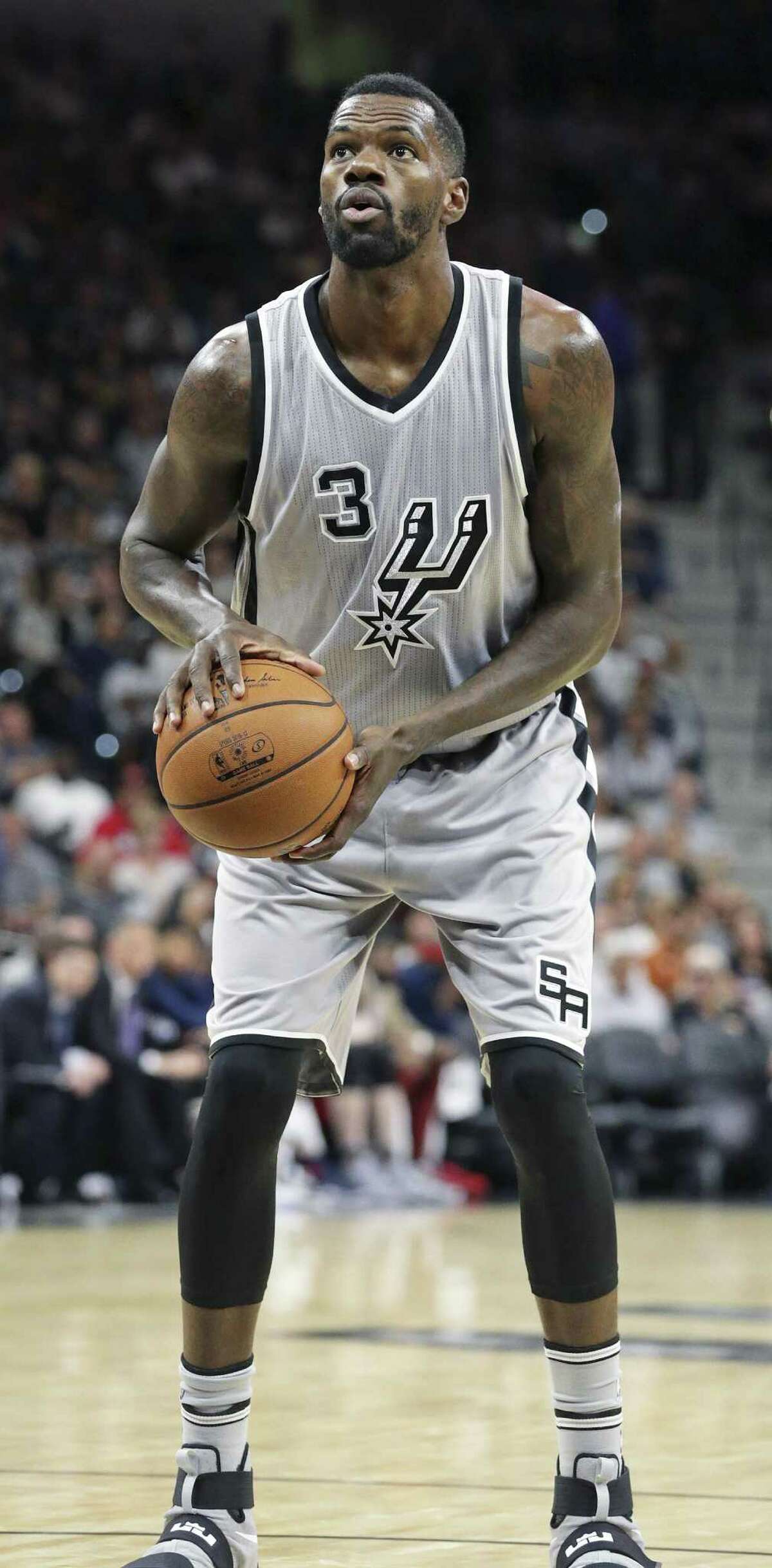 Spurs' Dewayne Dedmon out, Danny Green questionable against Kings