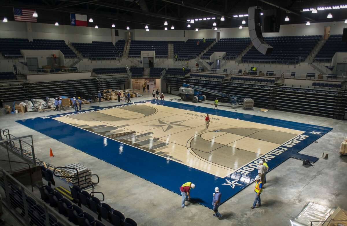 Time-laspe video shows HISD's Delmar Field House nearing completion