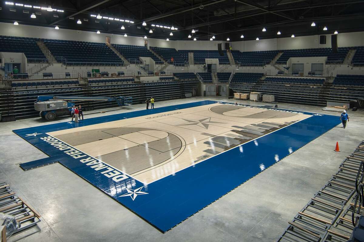 Time-laspe video shows HISD's Delmar Field House nearing completion