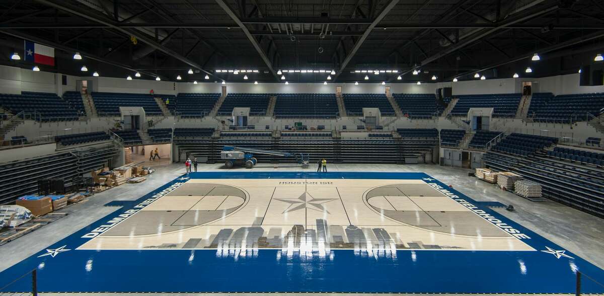 Time-laspe video shows HISD's Delmar Field House nearing completion