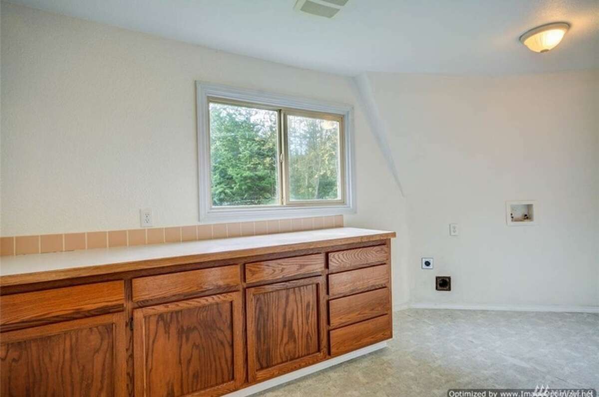 Oak Harbor double-dome house asks $416K