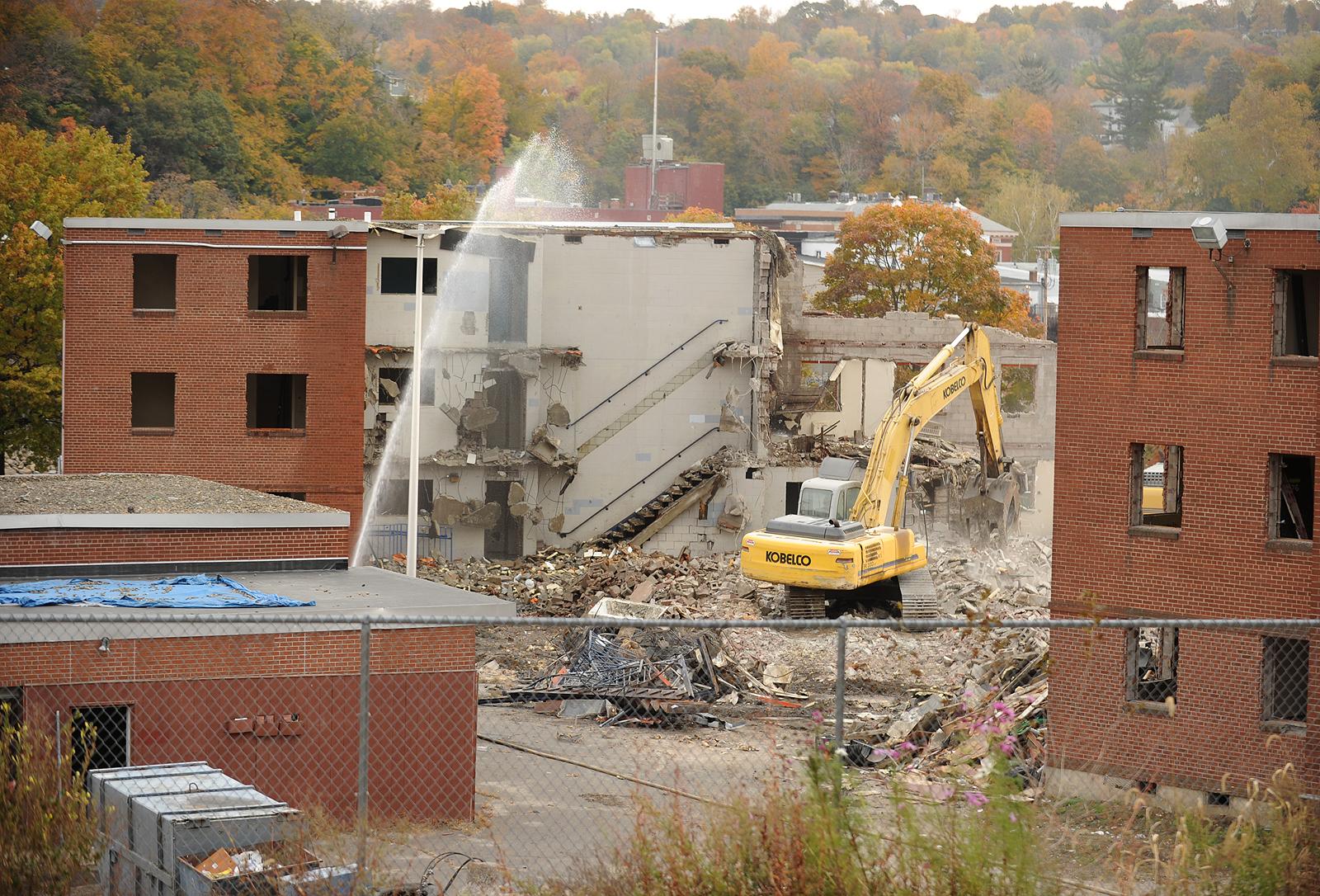 Last of Olson Drive units coming down in Ansonia