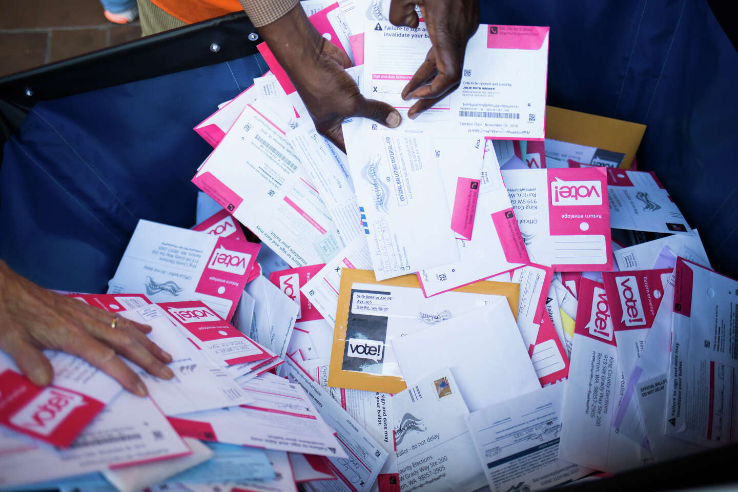 King County begins mailing ballots for November general election. Here ...