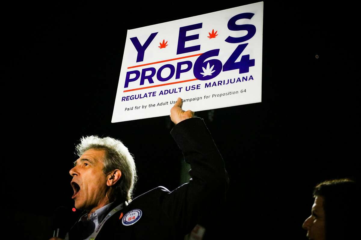 Eager to shop, would-be weed buyers have to wait