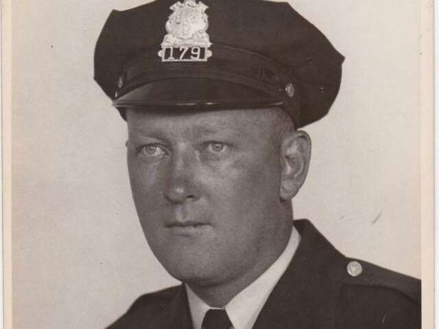 Fred Hellerman, 89, the last of the Weavers