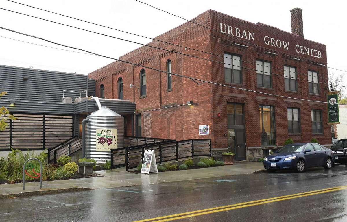 Capital Roots marks 40 years, expands getting fresh produce to those ...