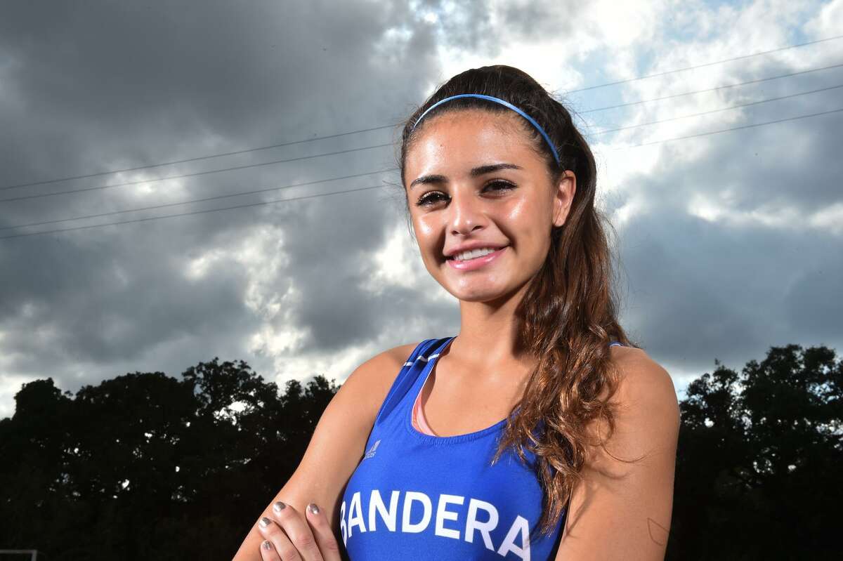 Generation gap hasn’t slowed Bandera girls cross country