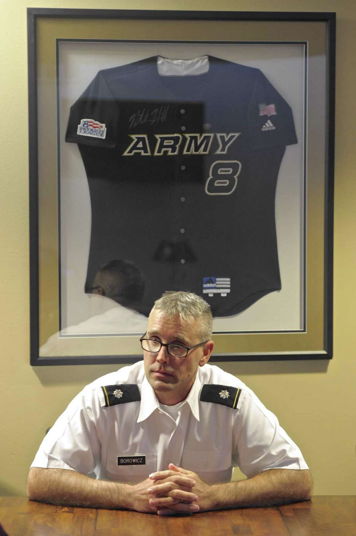 Fallen soldier, star pitcher to be honored by Connecticut coaches