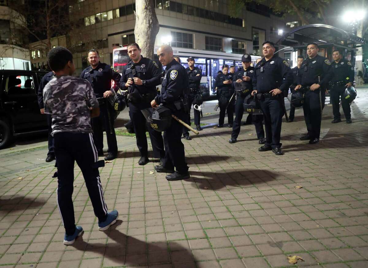 Oakland leaders urge calm amid violent anti-Trump protests