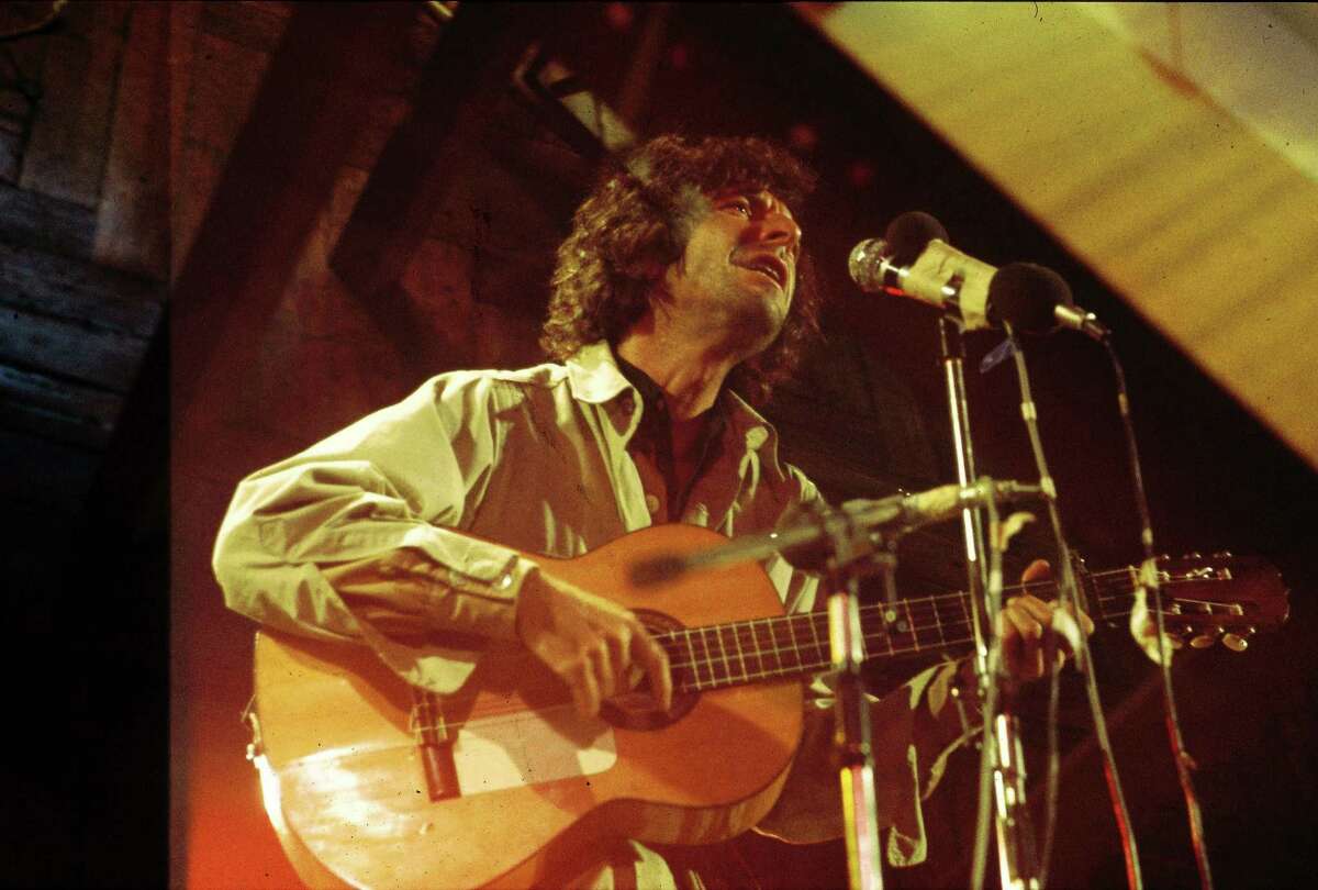 'Hallelujah' singer-songwriter Leonard Cohen dead at 82