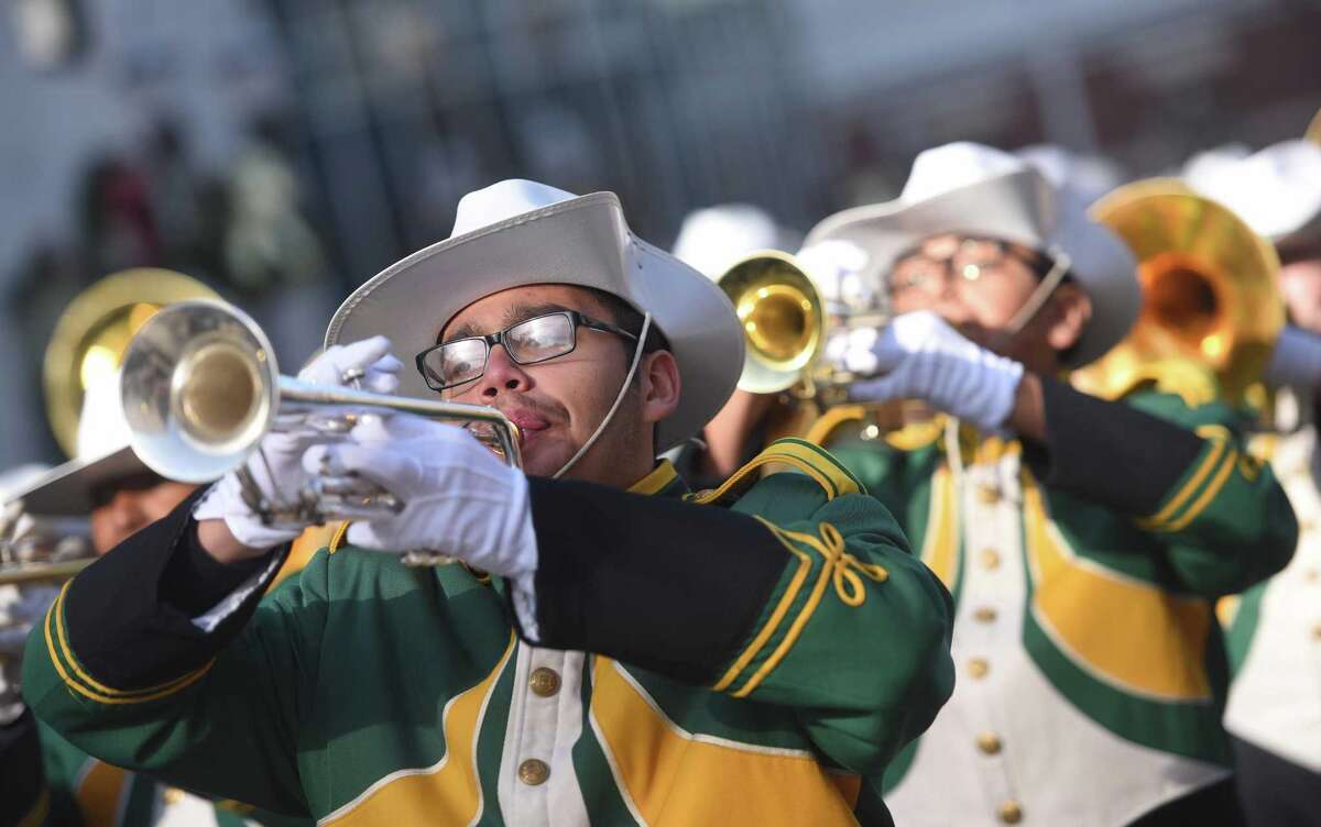 Stamford parade and weather thrill crowds