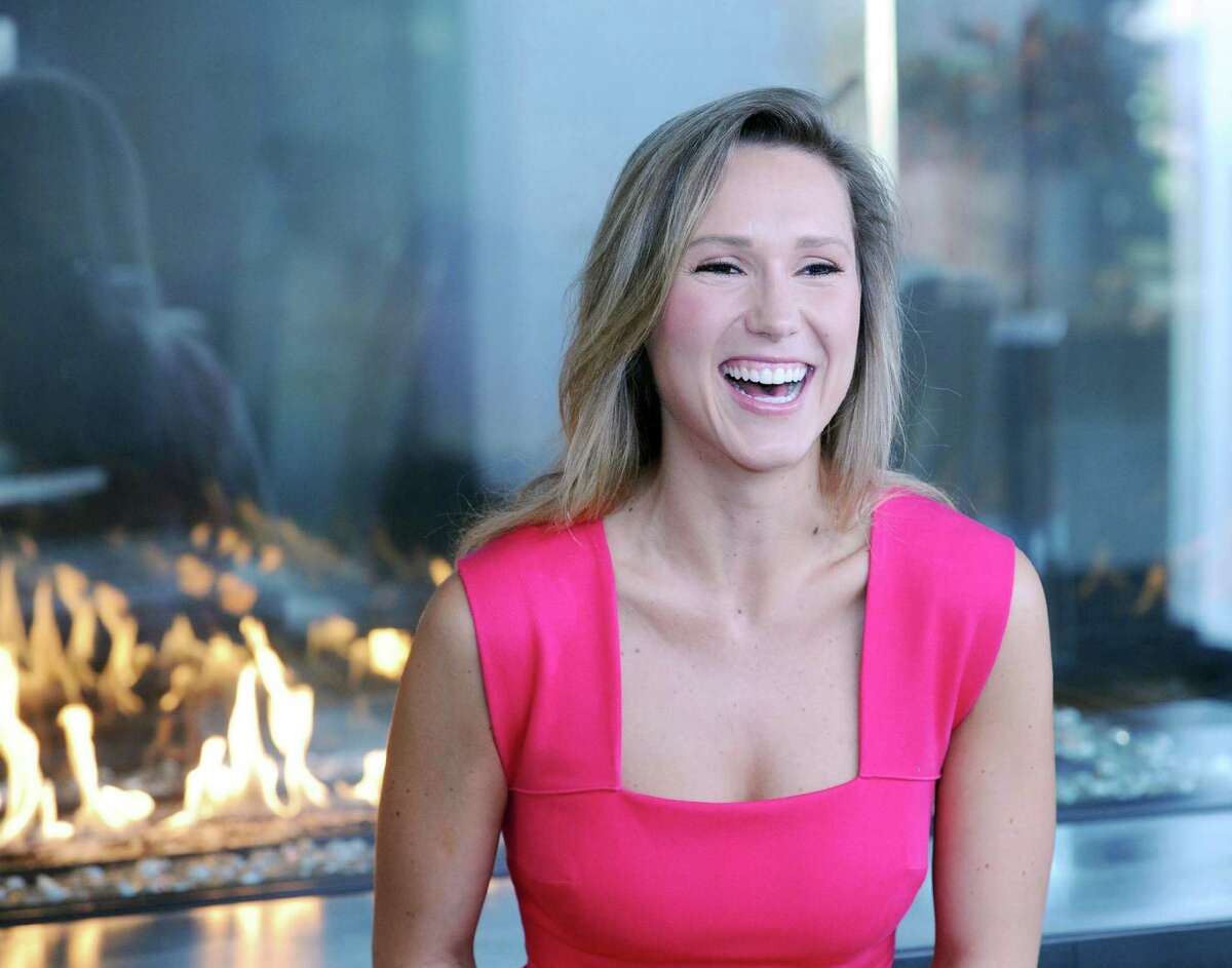 Greenwich woman crowned Miss Connecticut USA