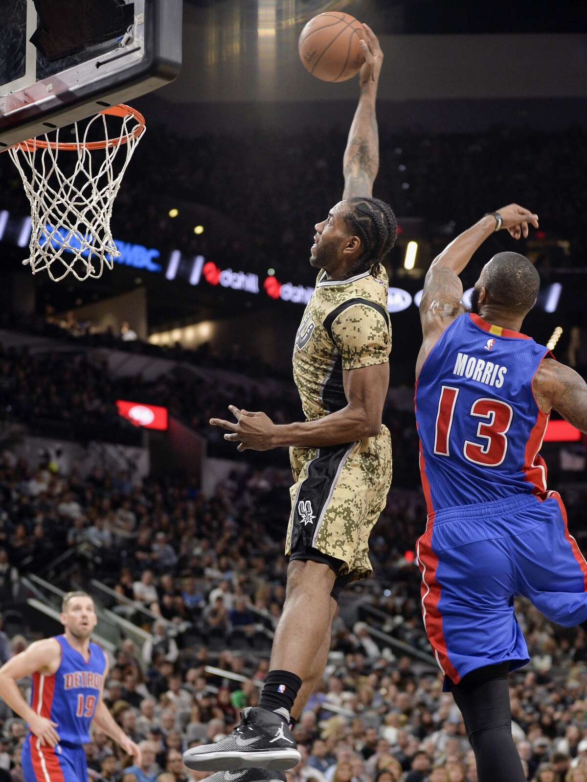 For ‘boring’ Spurs, makeover is a slam dunk