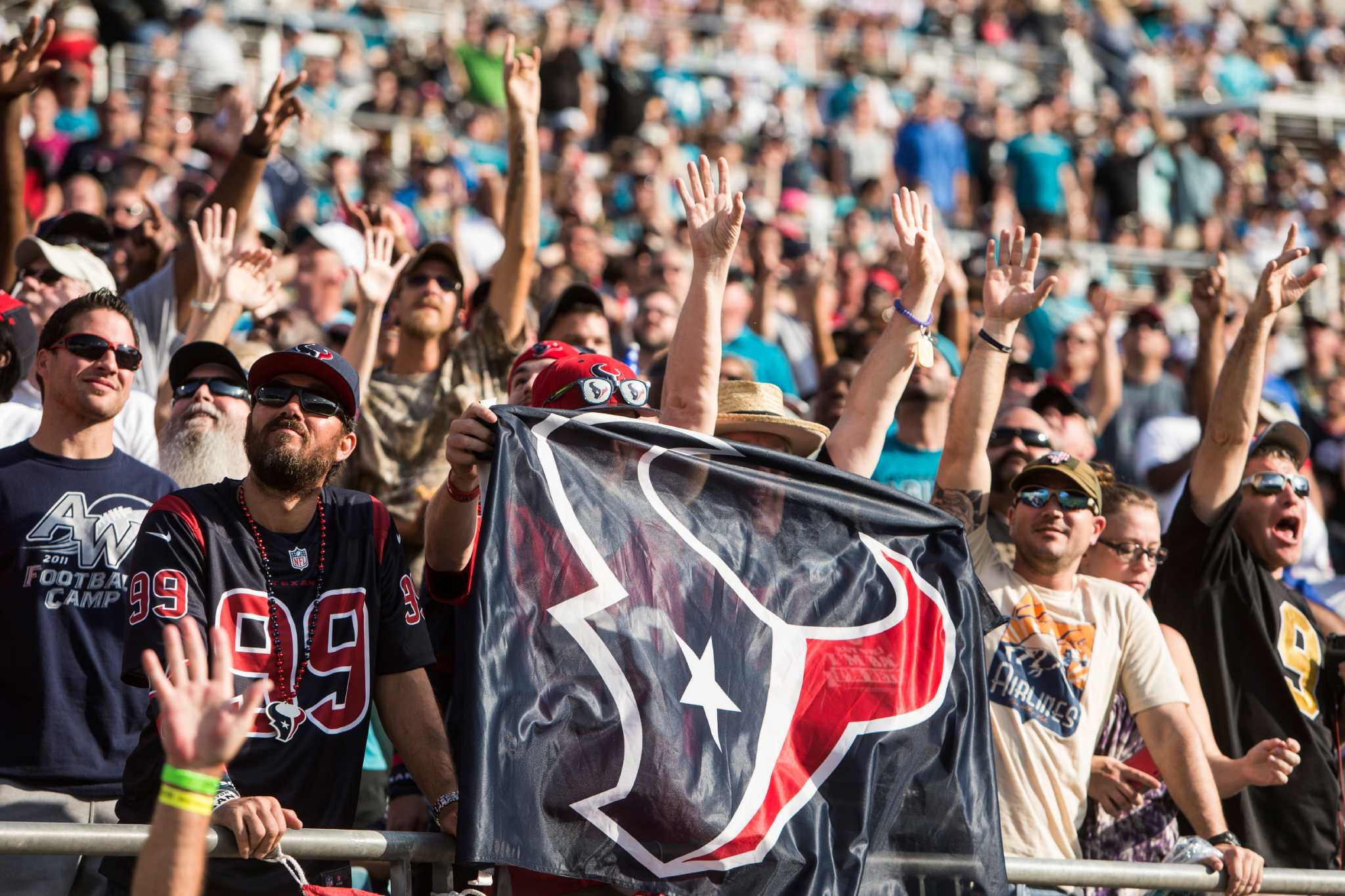 Texans expect heavy fan contingent