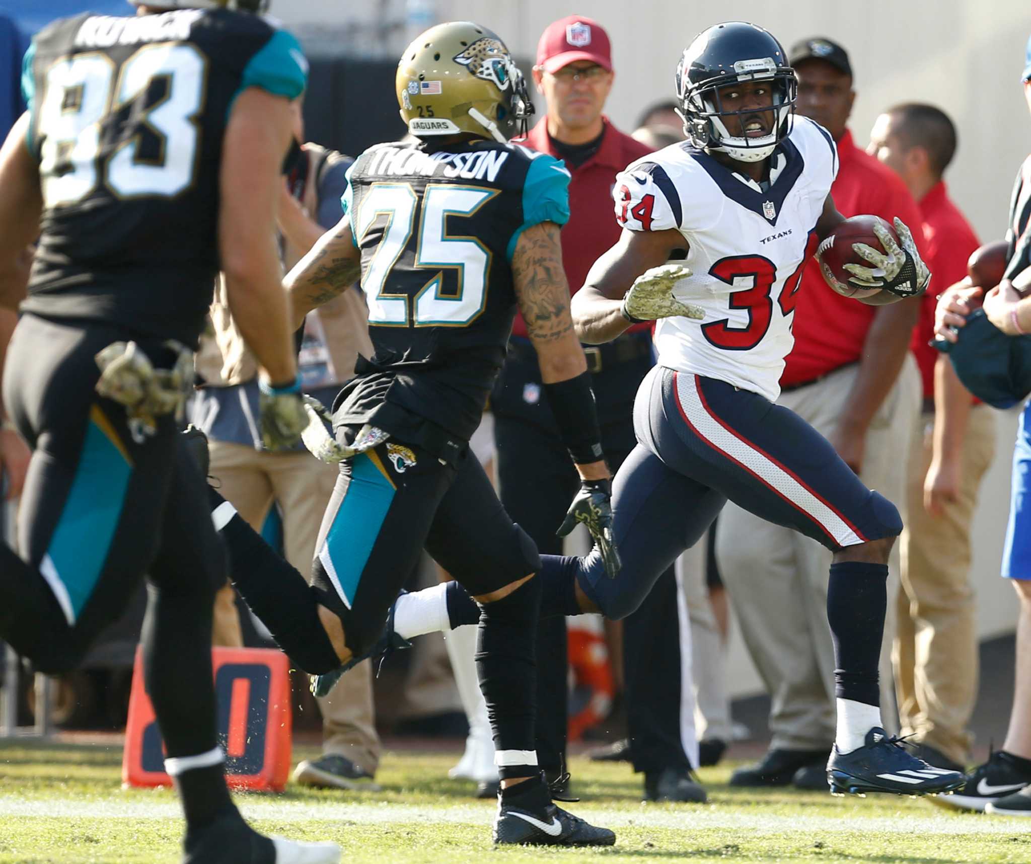 Texans report: Running game gets a boost from Akeem Hunt