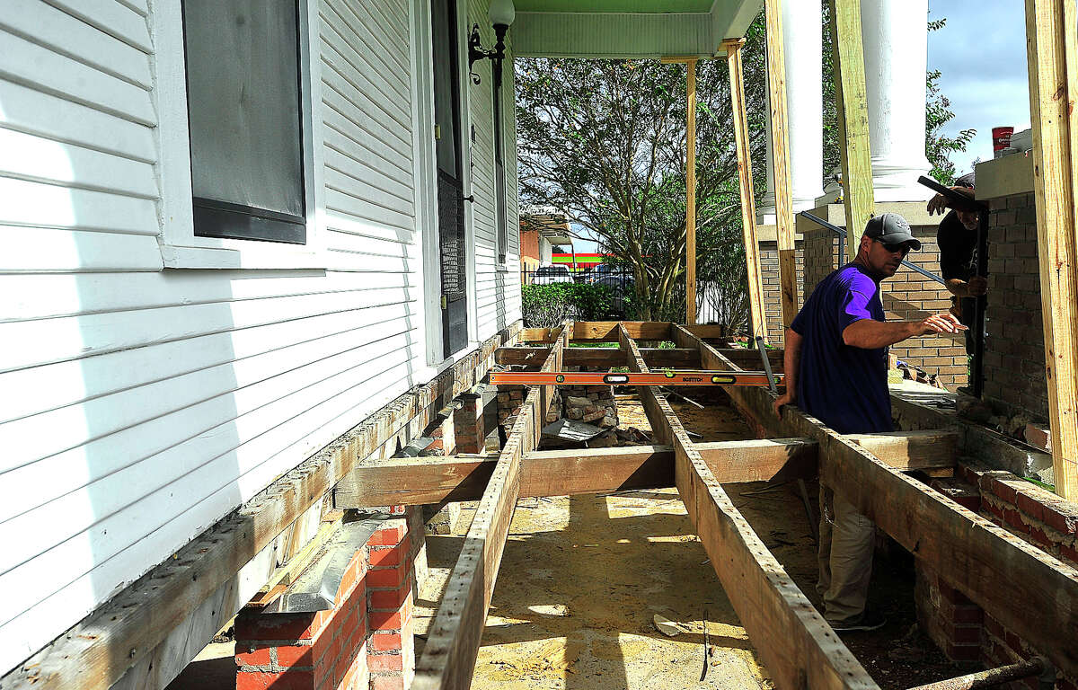 Exterior work preserves historic Chambers House