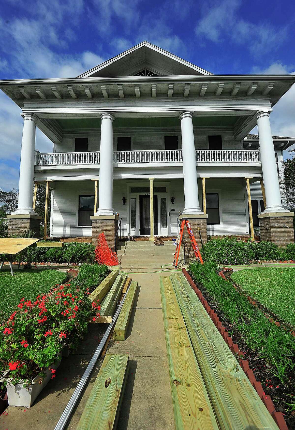Exterior work preserves historic Chambers House