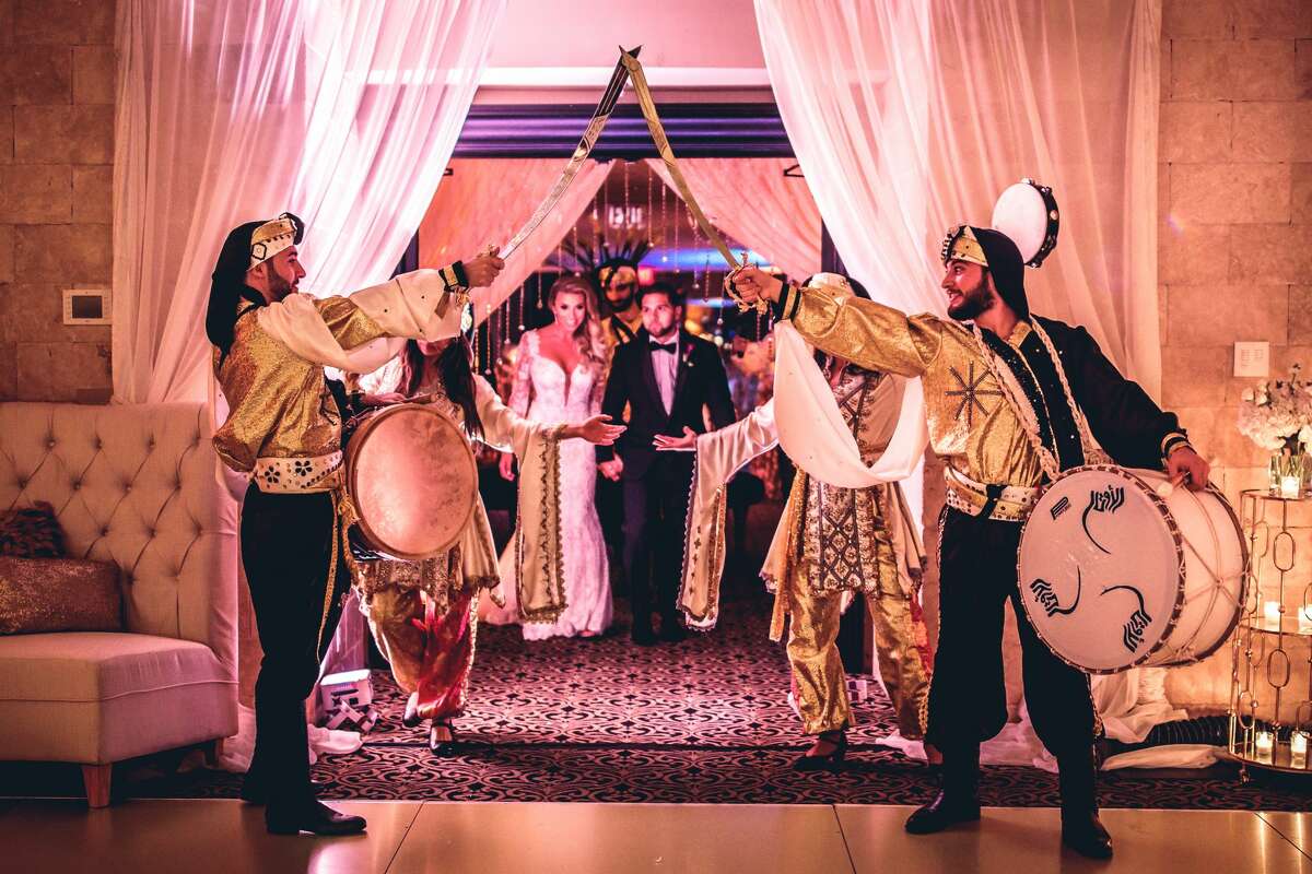 Houston couple make best of wedding when the electricity at Hotel ZaZa ...