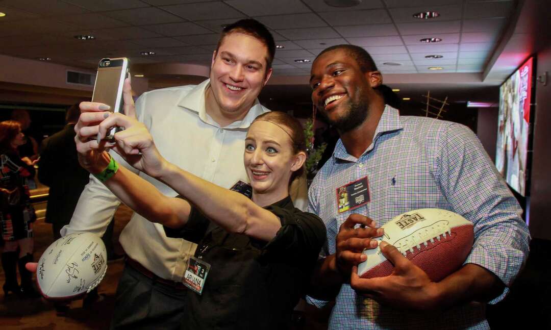 Texans and fans eat their hearts out for charity