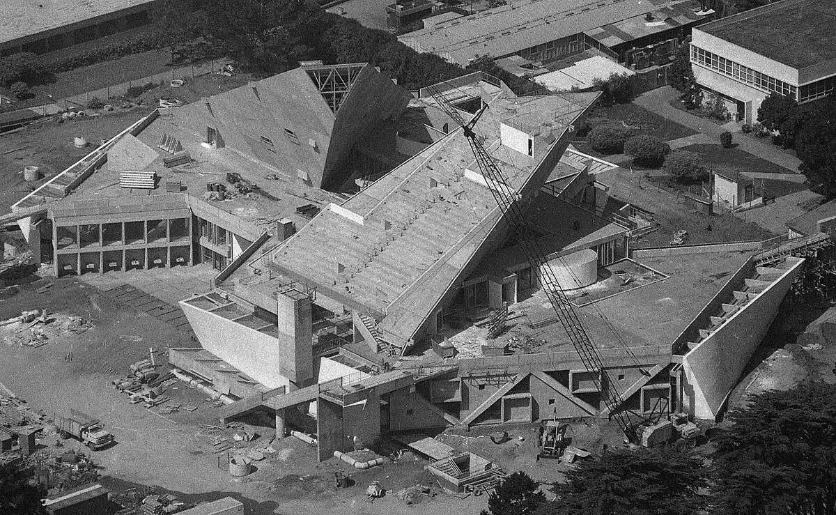 Archive discovery: Aerial views of 1970s SF from the Goodyear Blimp