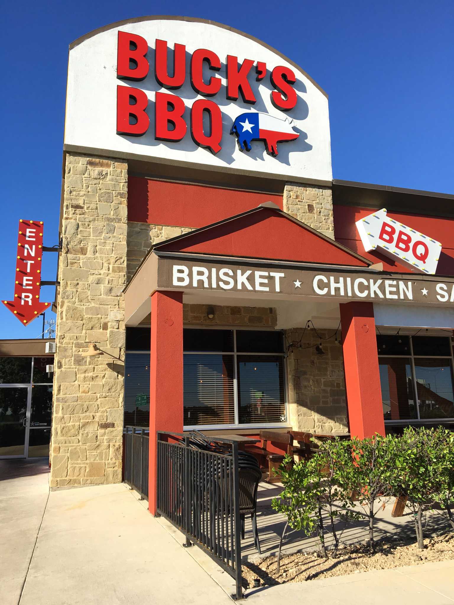 Just a Taste: A smokescreen at Buck’s BBQ