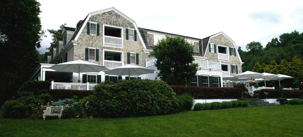 Washington's Mayflower Inn facing foreclosure