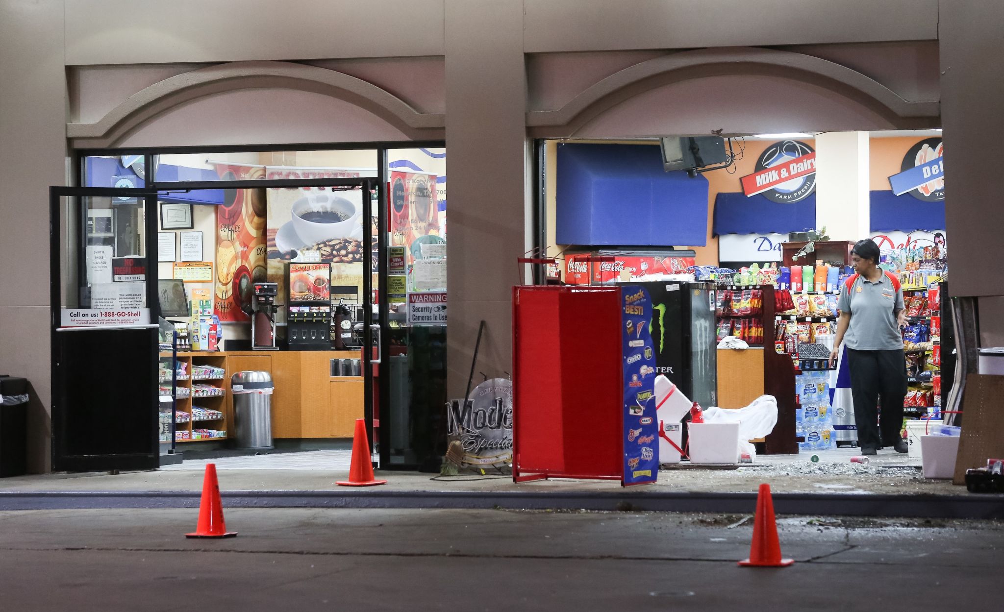Store damaged after unsuccessful ATM theft in Houston
