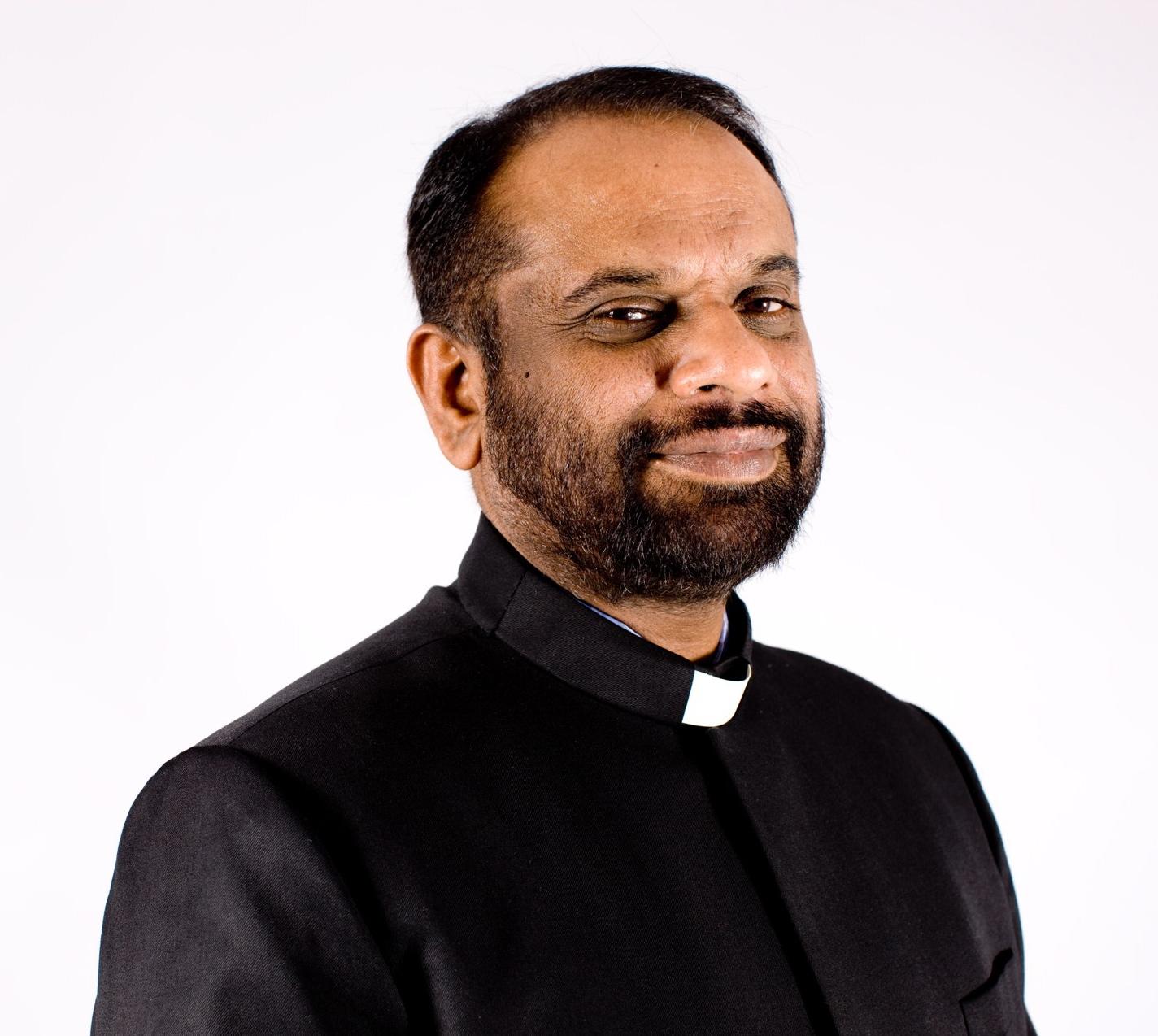 New pastor ‘moves and shakes’ for the Lord