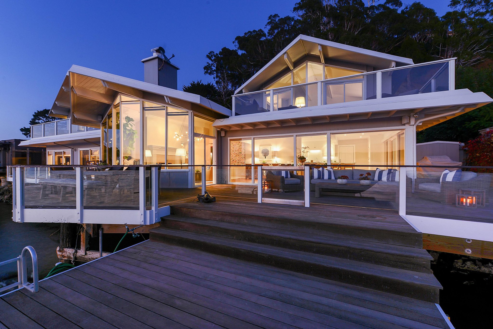 Shoreline home in Belvedere with private dock open Sunday