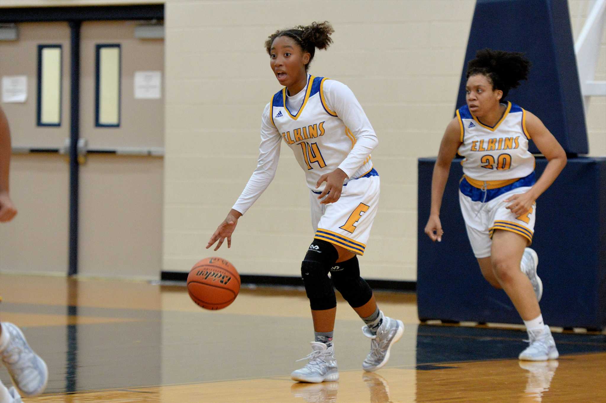 Nov. 17: Elkins vs. Clear Creek