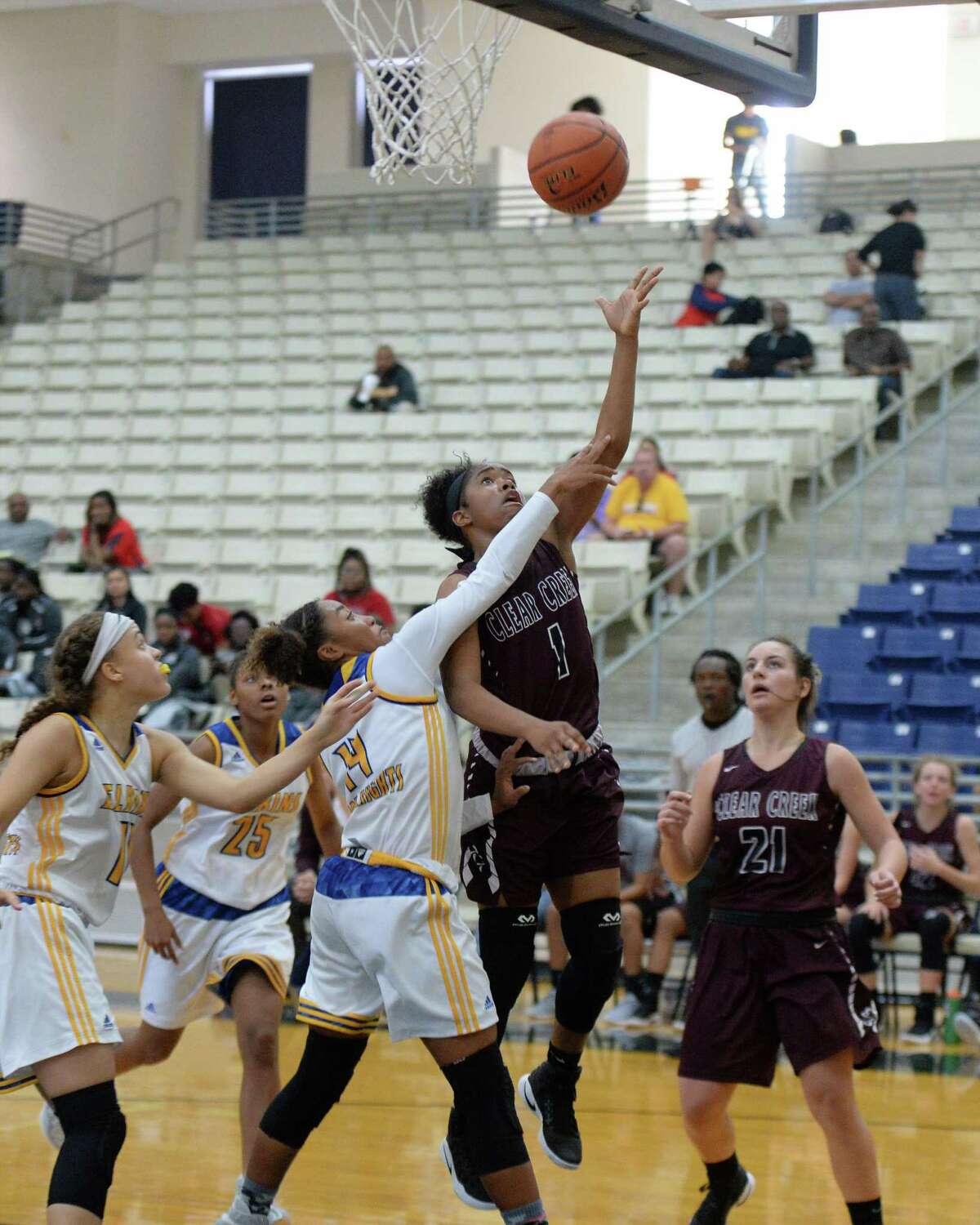 Nov. 17: Elkins vs. Clear Creek