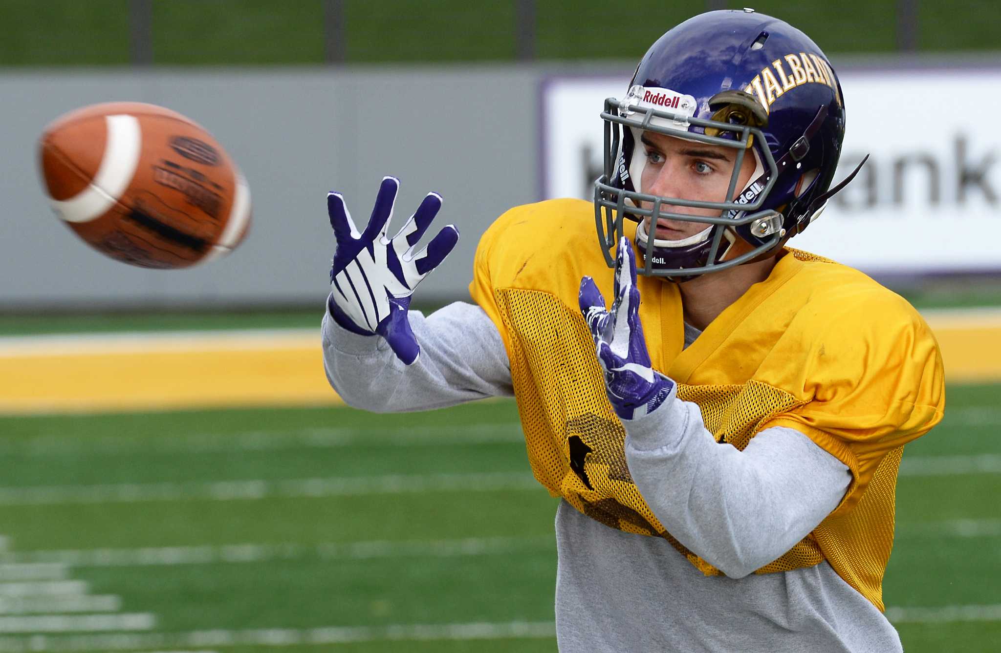 Ellis serious about showing he can play