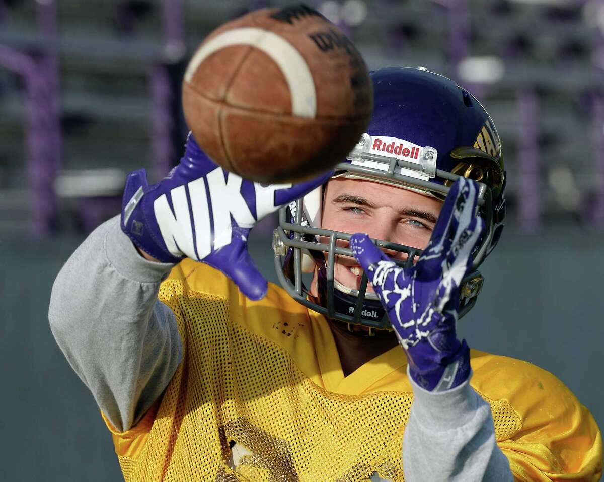 Ellis serious about showing he can play