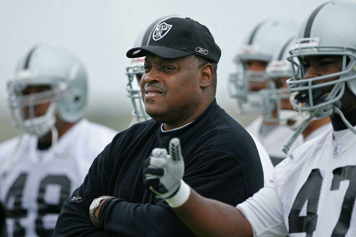 NFL minority head coaches unsatisfied with slow progress in college game