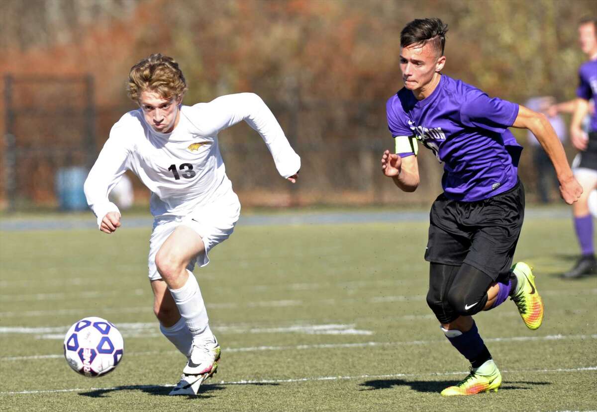 Brookfield shuts out Ellington for Class M boys soccer title