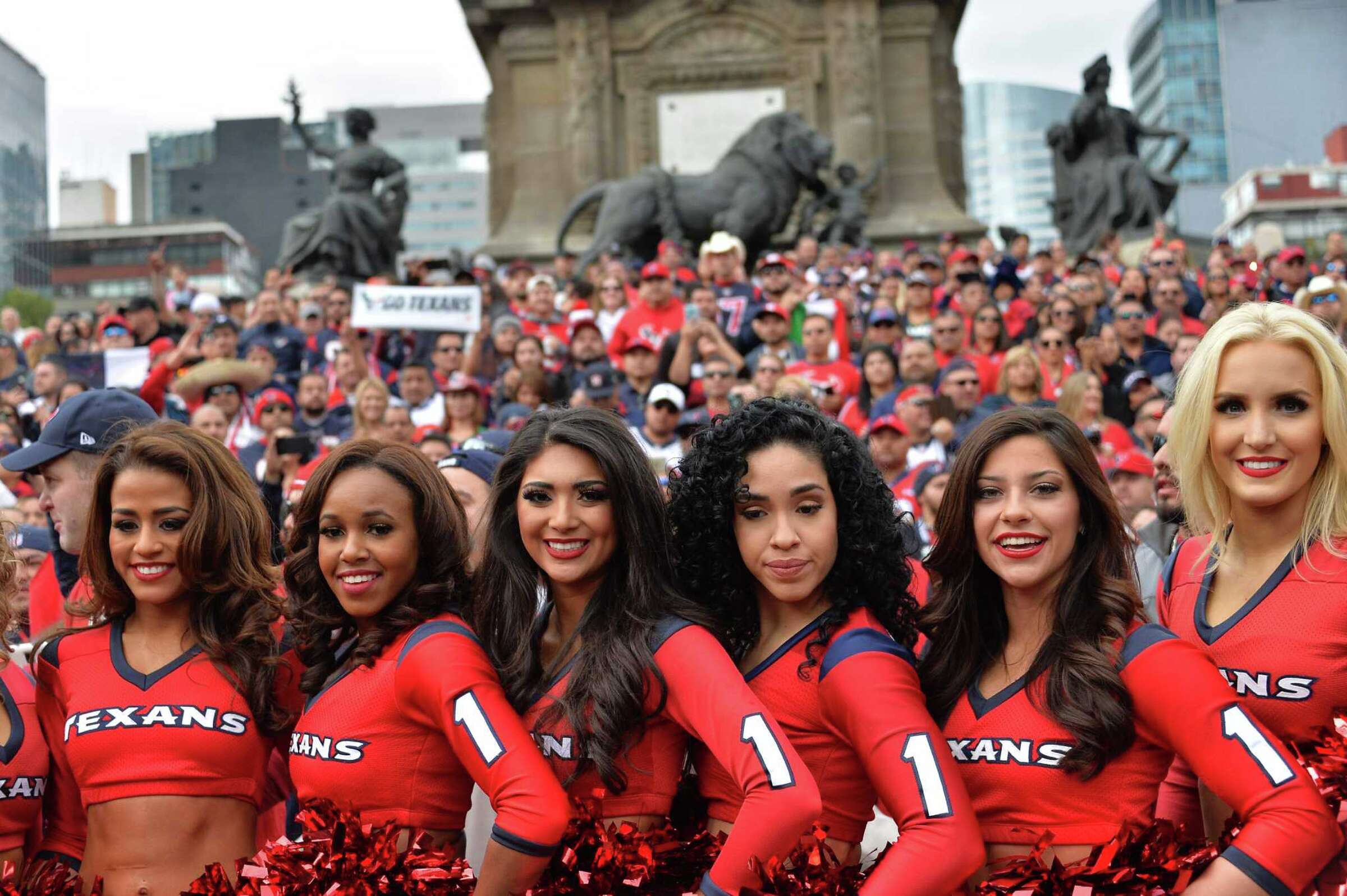 NFL Cheerleaders: Week 11