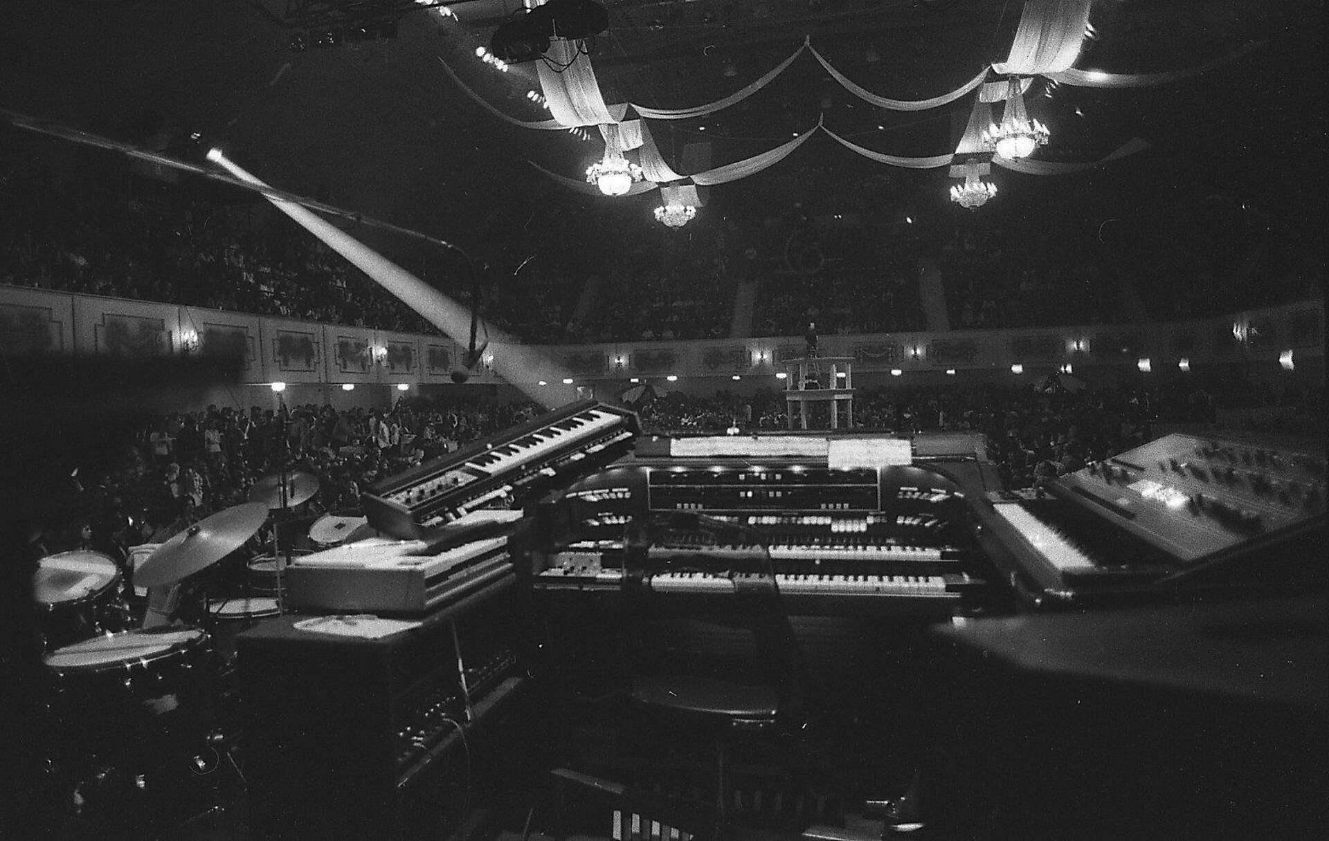 Rare photos of the demolition of Winterland Ballroom