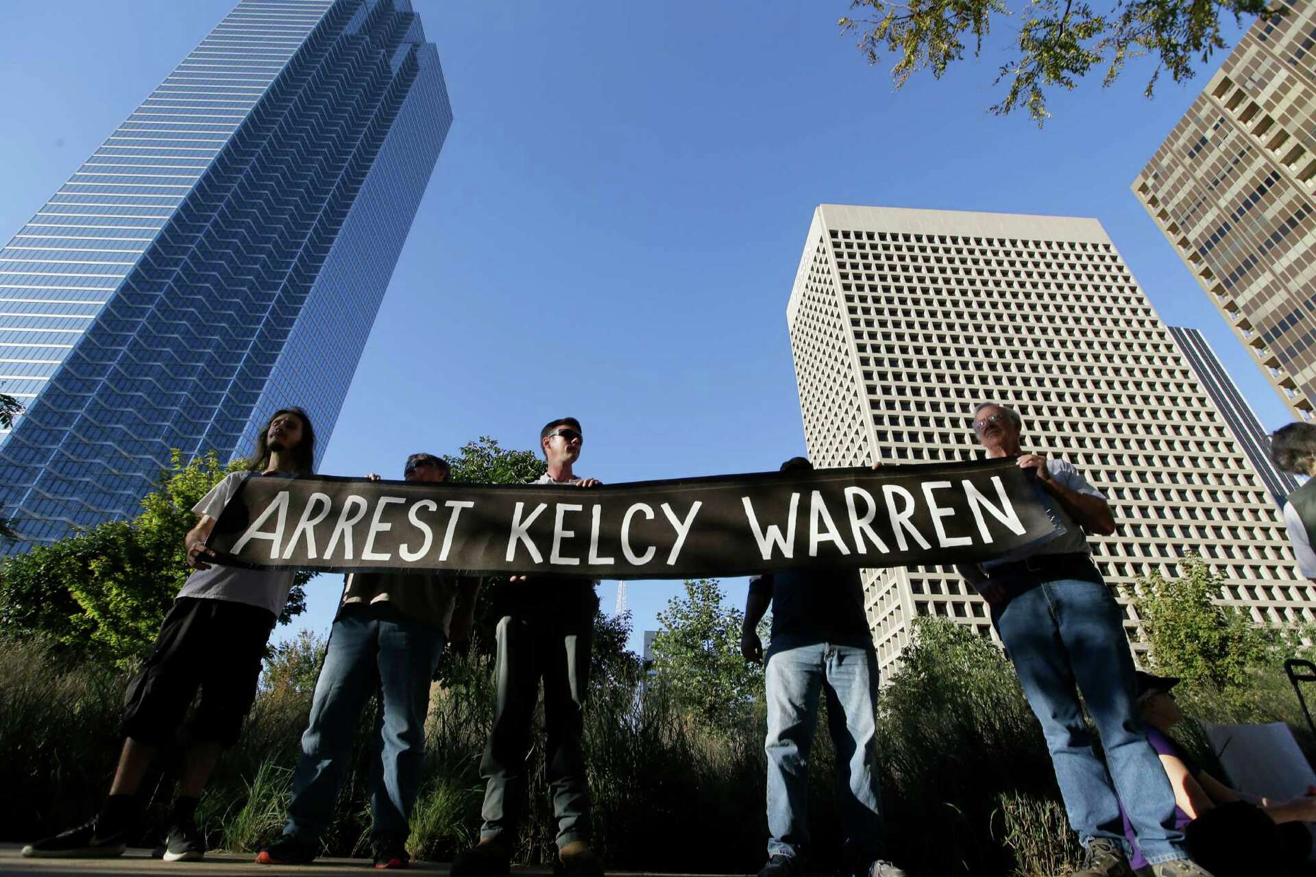 Pipeline protests put Kelcy Warren in the spotlight and bull's-eye