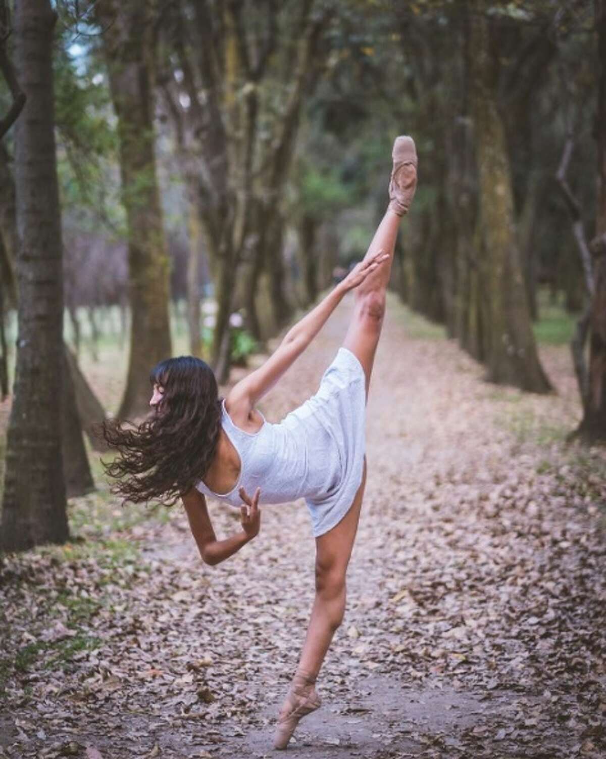 Beautiful ballerina photo shoot inspired by Donald Trump's 'negative ...