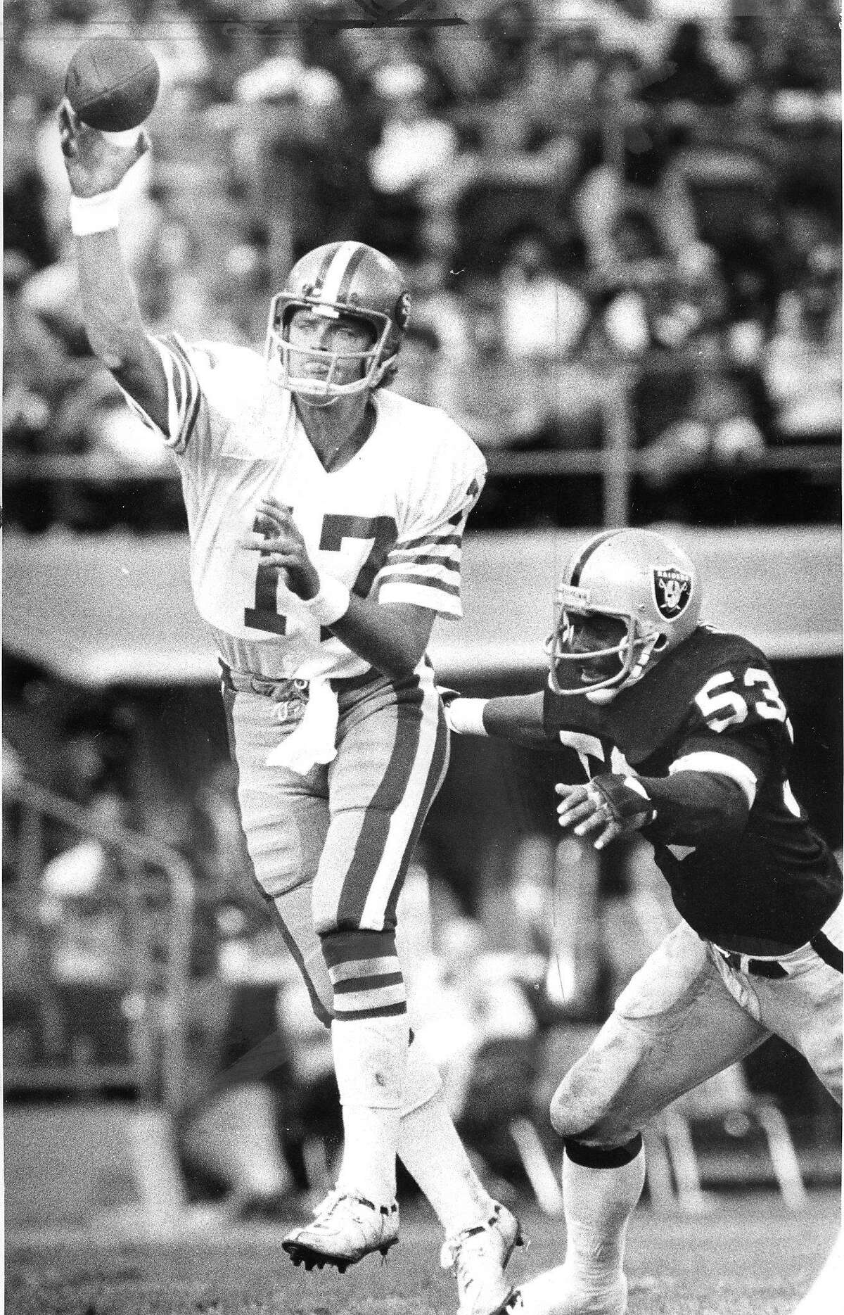 49ers-Raiders series has historic moments — and some best left buried