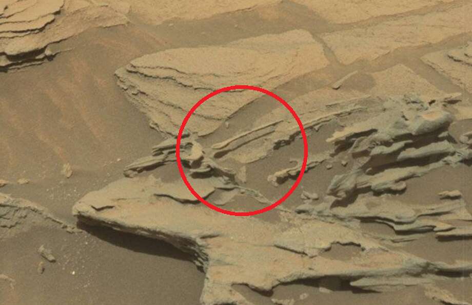 'Floating' rock pops up in pictures of Mars - Houston Chronicle