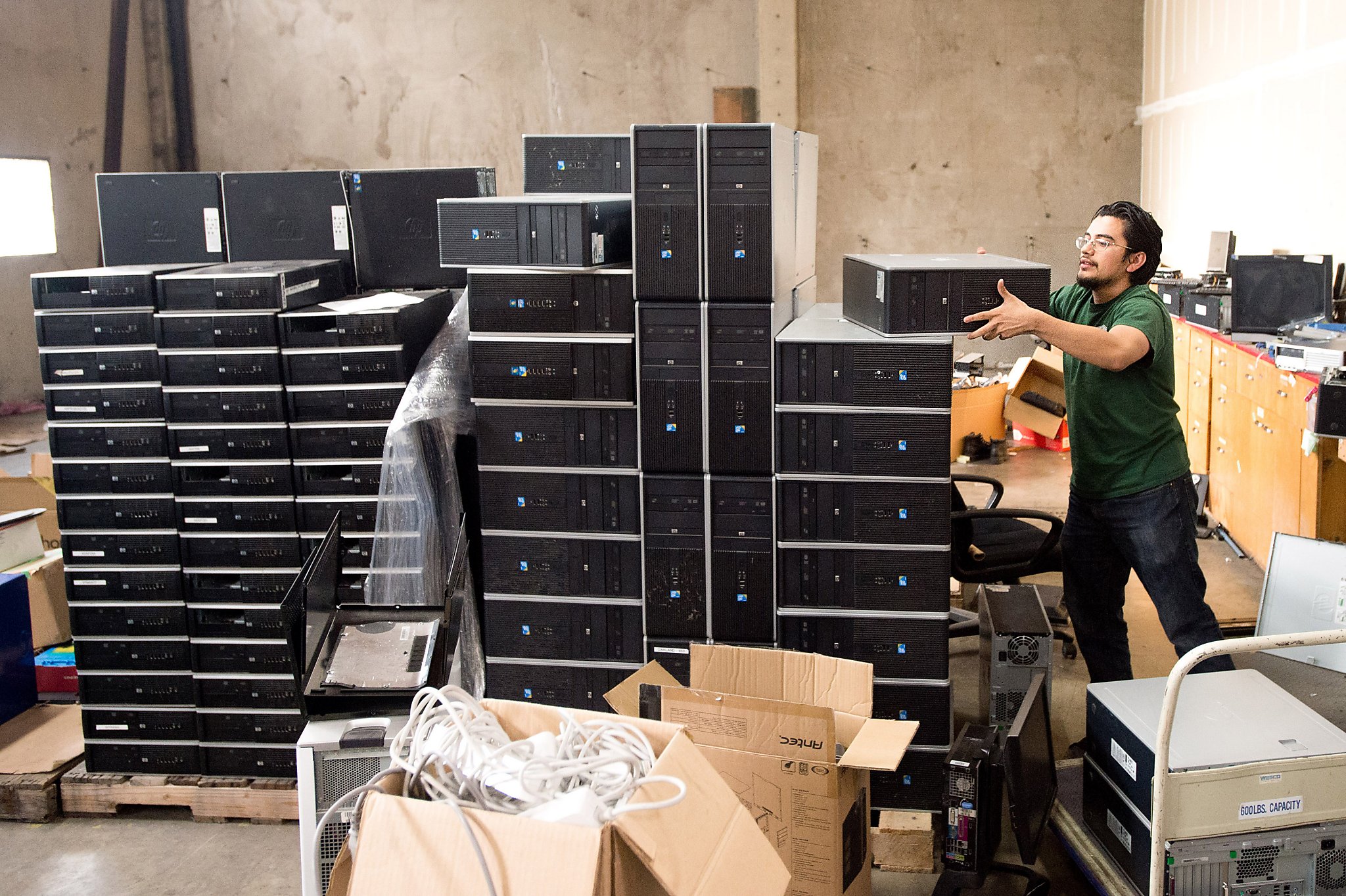 Oakland nonprofit seeks more computers to give to needy families