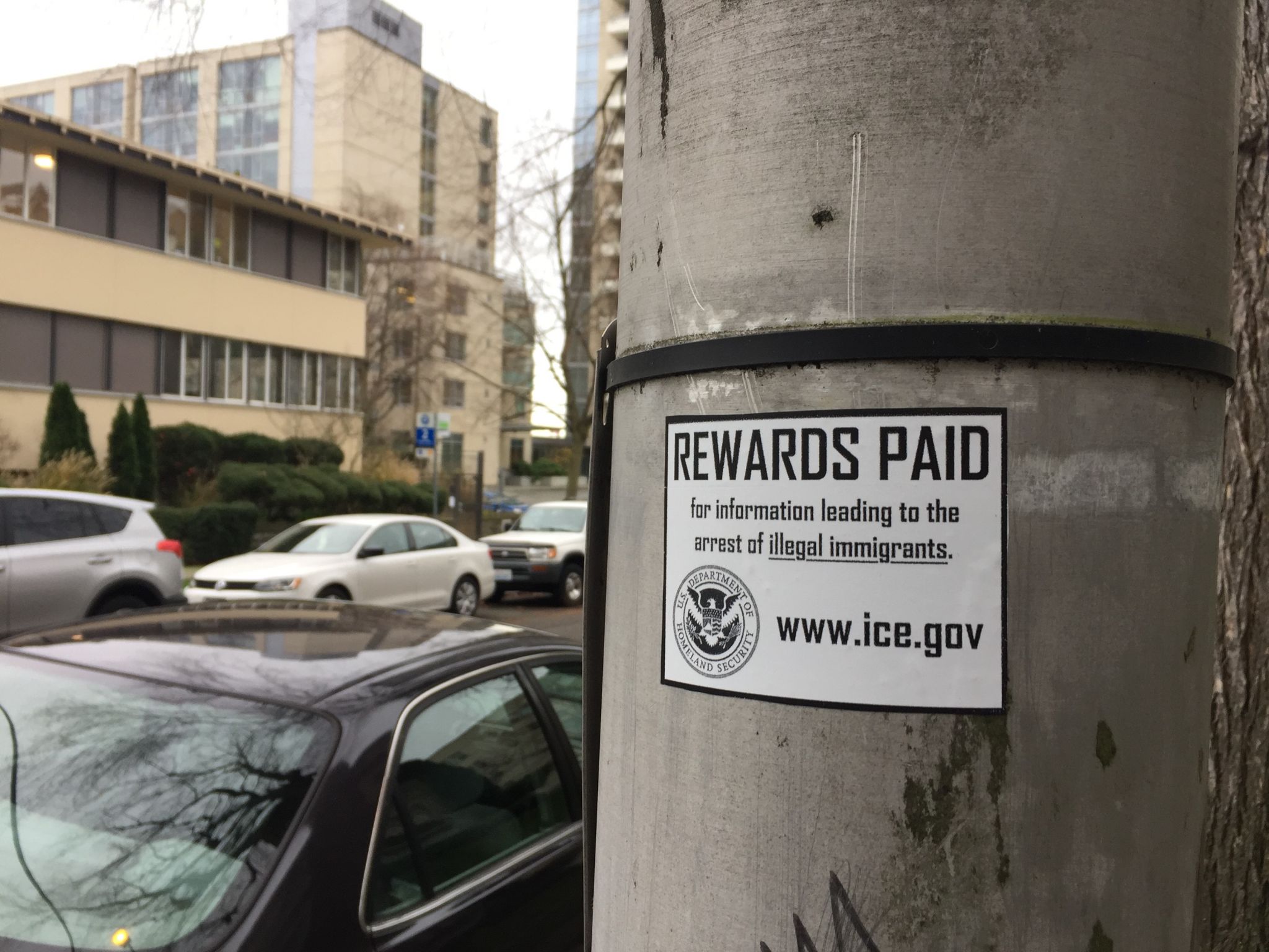 No, ICE isn’t paying for tips on ‘illegal immigrants’
