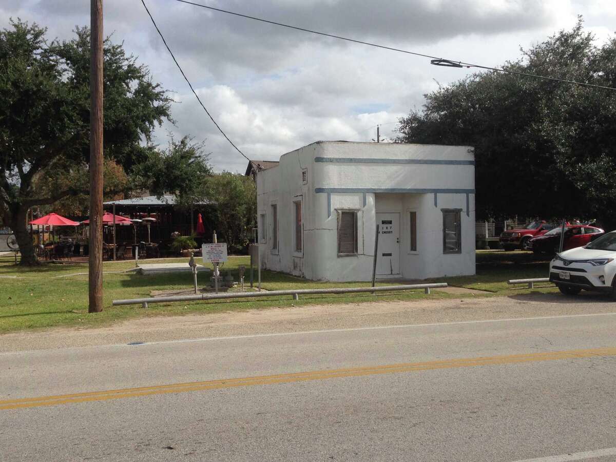 Tomball mulls future of its first city hall